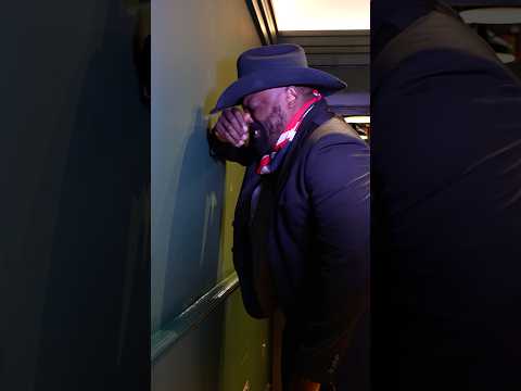 EMOTIONS run high as Derek Chisora enters a UK dressing room for one last time ????????#ChisoraWallin