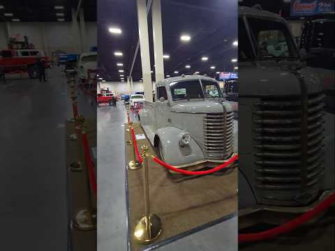 1949 Diamond T truck & what I think is International/Chevy TerraStar ???