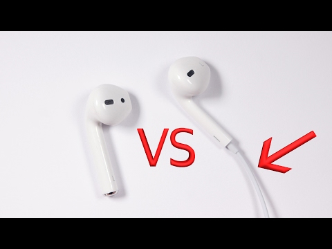 Apple Airpods vs Apple Lightning Headphones