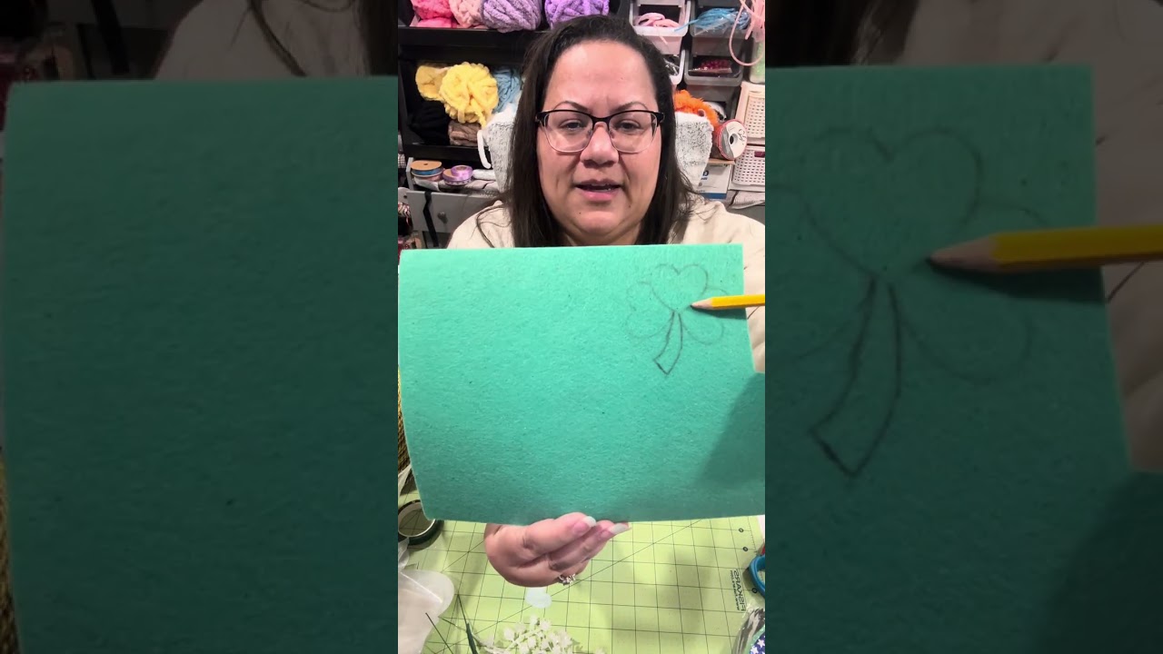 Let’s make a cut little shamrock for St. Patty’s Day 