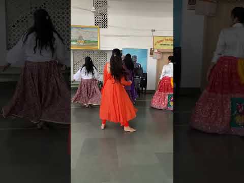 6 taali Dodhiya #basic steps #garba #foot steps #learngarbastepsbasic #navratrispecial #learning