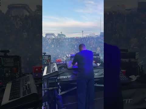 Detroit’s own Octave zone taking over the Movement Stage on day 1 of Movement 2025 🎧
