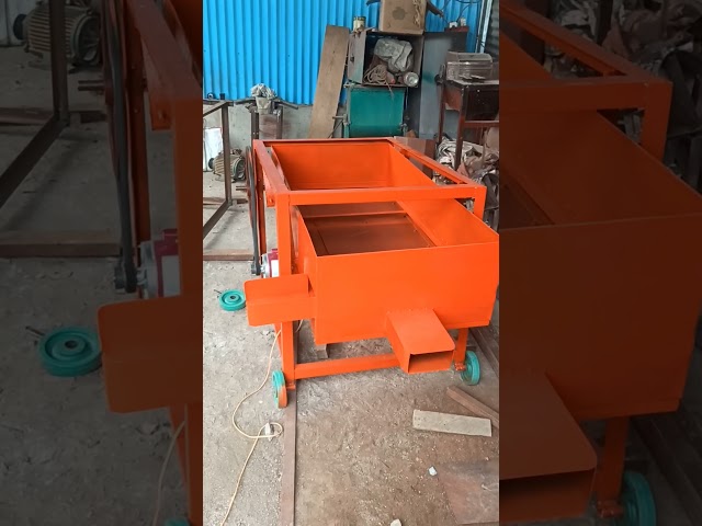 Sieving Machine - Vermicompost Sieving Machine Manufacturer from Raver