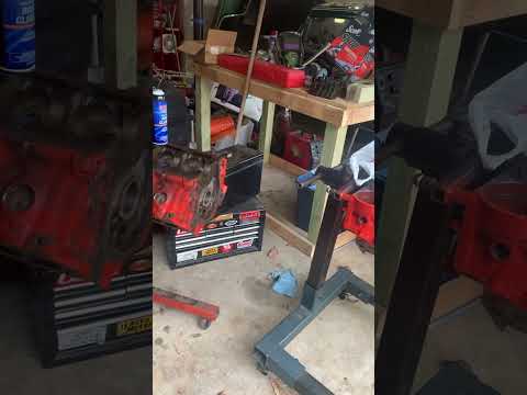 Big block Chevy 4 bolt vs 2 bolt identification