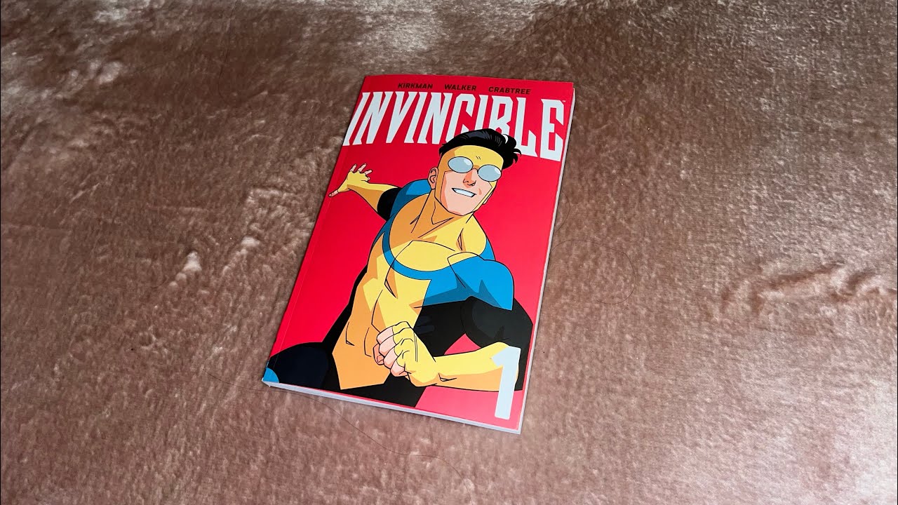 INVINCIBLE VOLUME 1 TPB (NEW EDITION) UNBOXING!