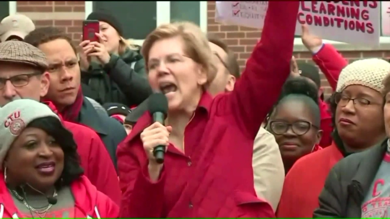 Warren joins CPS teachers on picket line