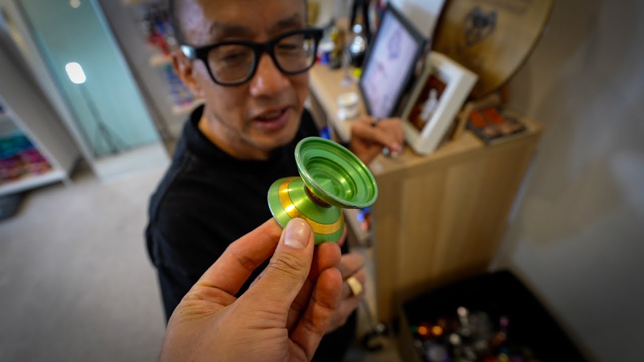 my Dad reviews my new yoyos...