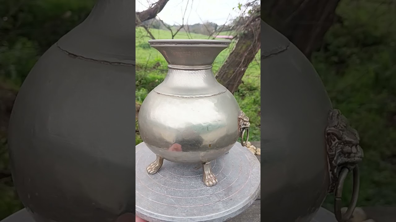 Antiguo Jarrón Latón Repujado. #antiquestore #etsy #antique