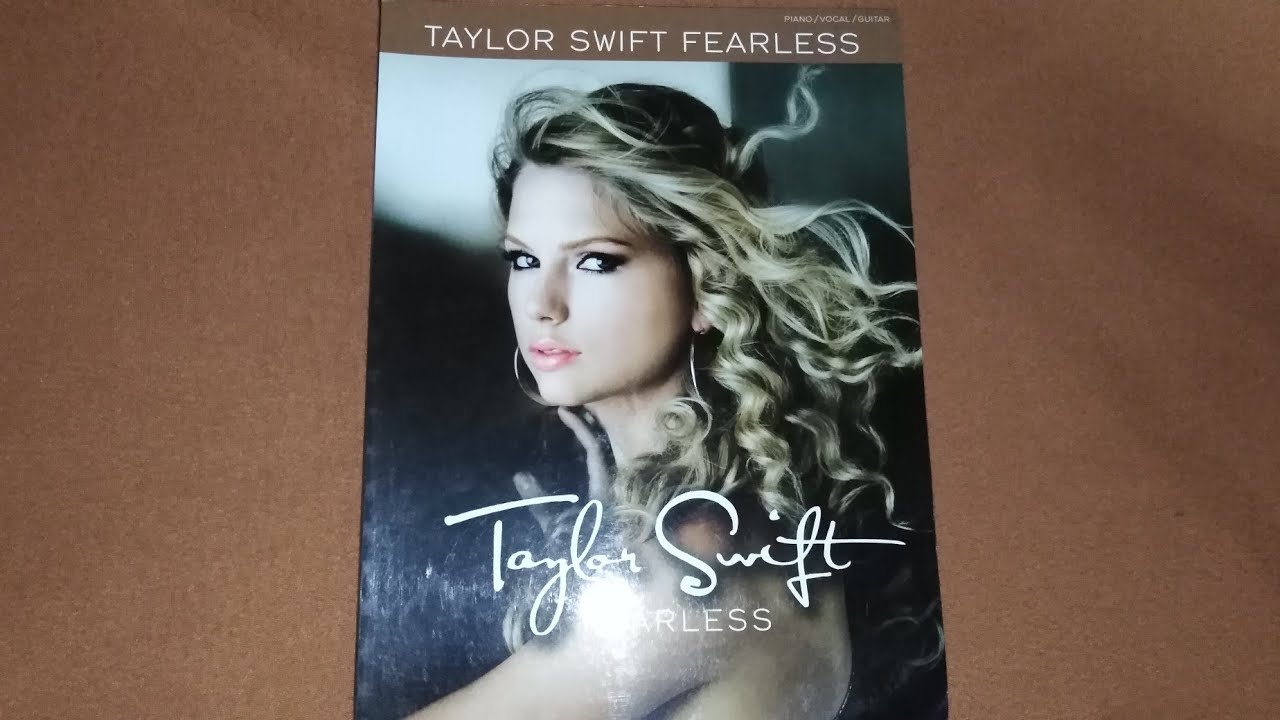Unboxing Taylor Swift - Fearless Easy Piano / Song Book (UK Version)