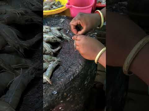 How to peel and devein the shrimp | Removing the pee shooter easy | How to DeveinPrawn without knife