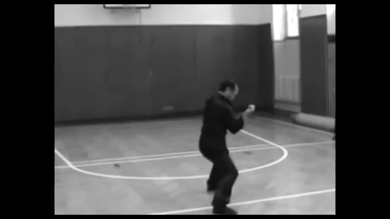 Grand Master Lam Chun Sing - Bang bou (Crushing Step)