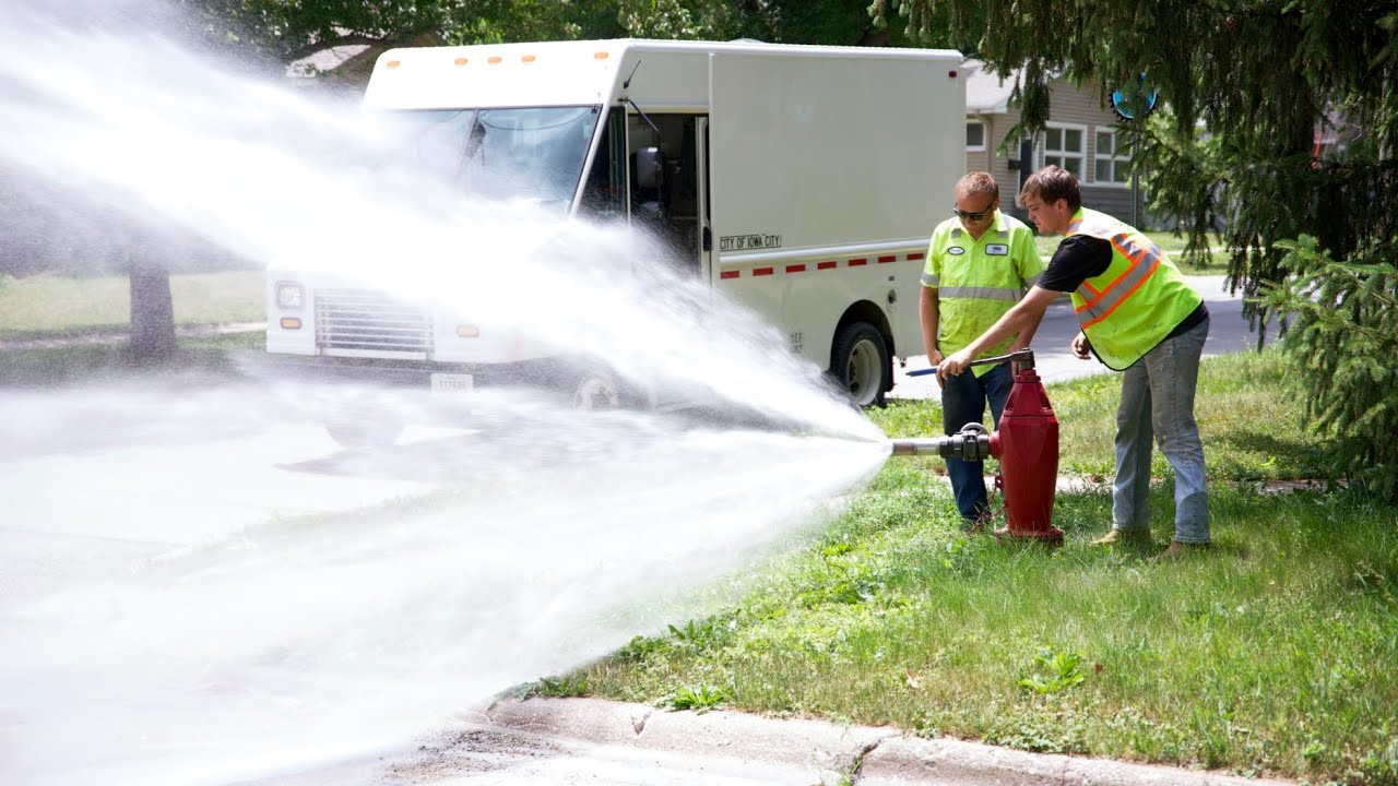 Hydrant Flushing and Maintenance Program