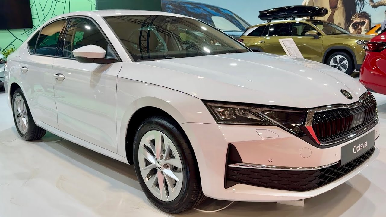 New SKODA OCTAVIA FACELIFT - practical HATCHBACK in details