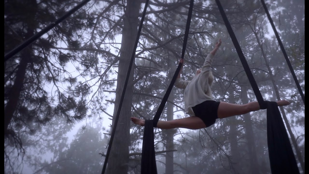 Hire Aerial Artist Nichoel Ann - Aerialist in Crestline, California
