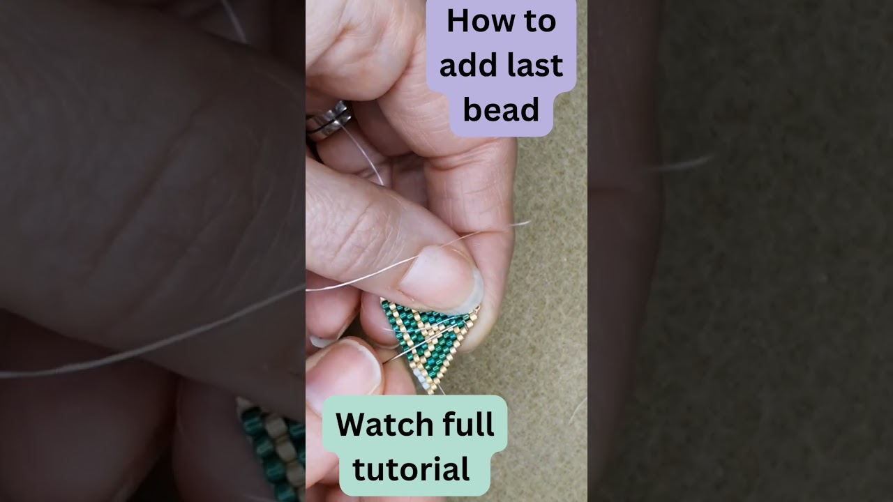 Adding the last bead in triangle shape using brick stitch #beading #brickstitch