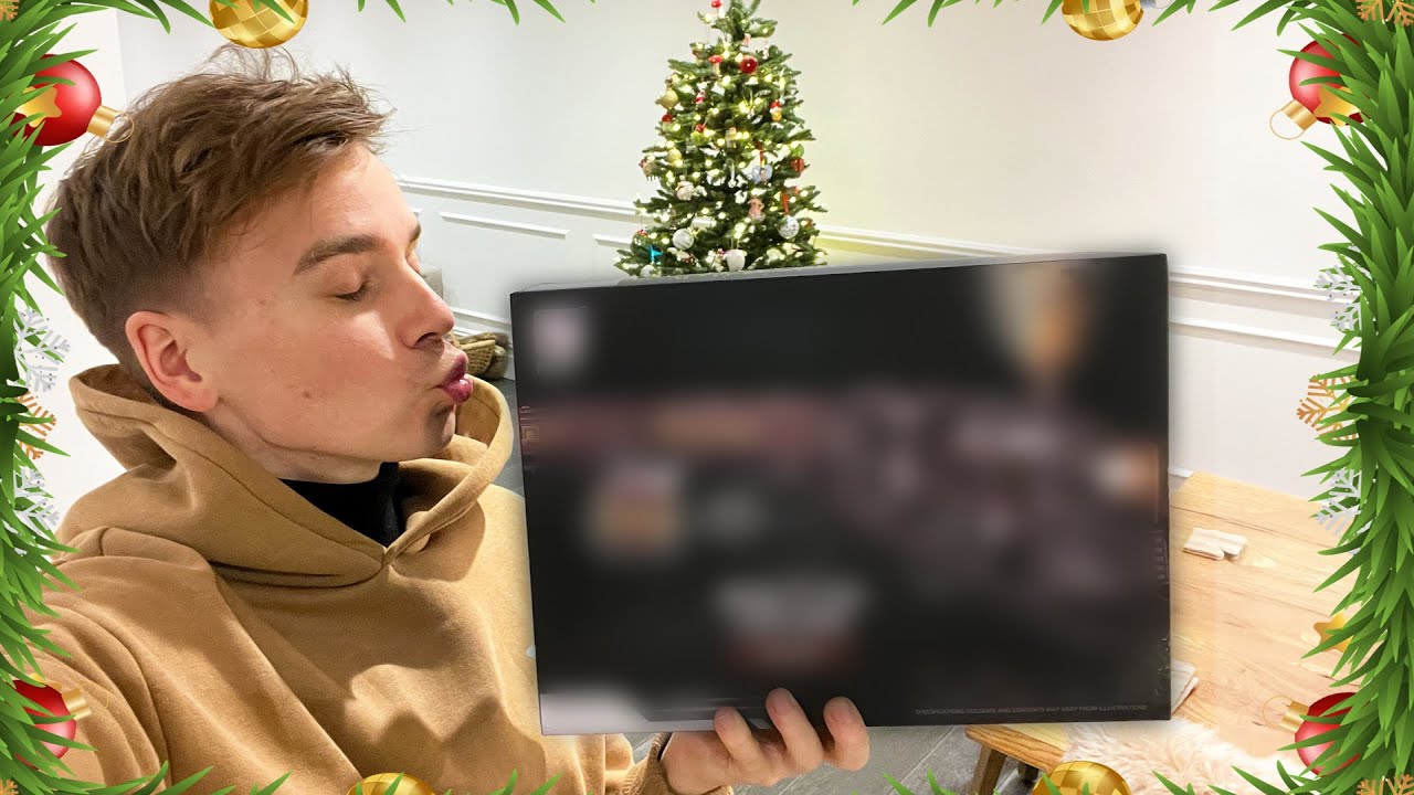 CHRISTMAS HAS COME EARLY | Vlogmas Day 6