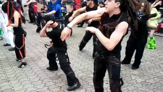 25 Videos Of Goths Dancing Outside During The Daytime