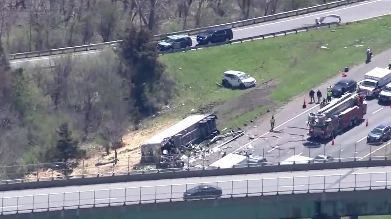 Lanes closed on I-95 after crash involving tractor-trailer, SUV