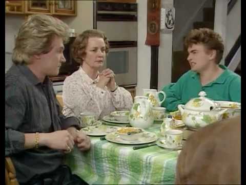 Classic TV Comedy: Bread S02 E03 | The Inquiring Mind