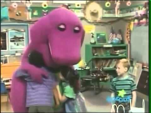 Luci sings I Love you in Spanish and English