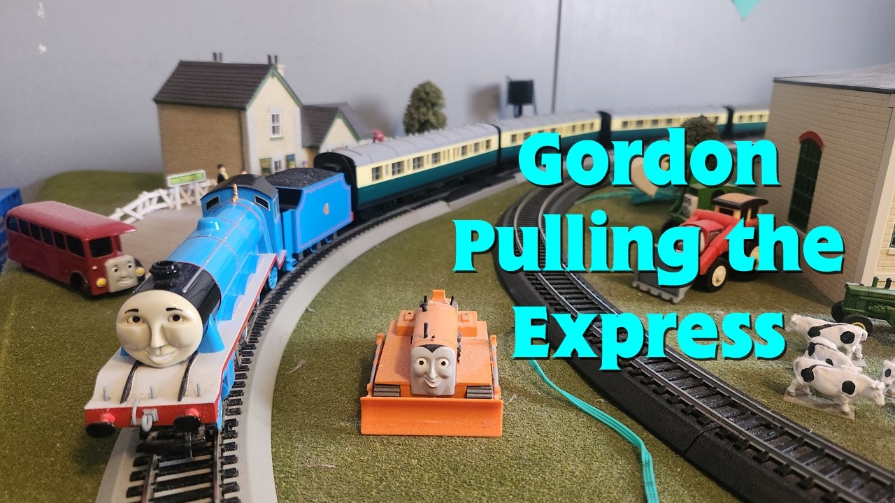 Bachmann HO/OO Thomas & Friends - Gordon Pulling the Express