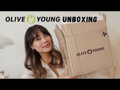 Korean skincare haul 🇰🇷 Olive Young unboxing, best sellers and first impressions!
