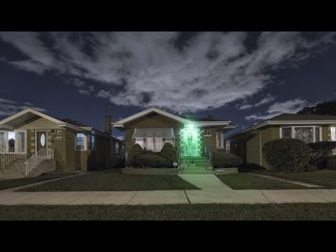 Everyone Needs To Know What It Means To See A Green Light Outside Someone’s House