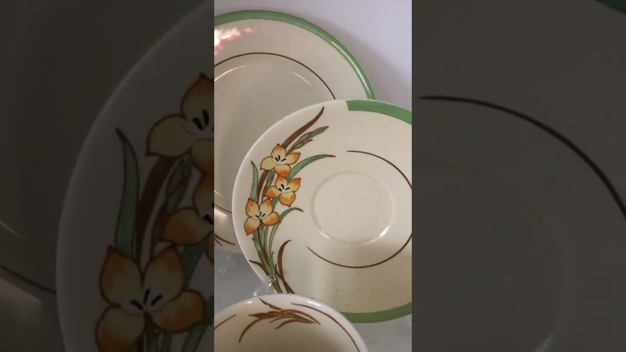 https://vintageenglishteacup.etsy.com/listing/1242951233