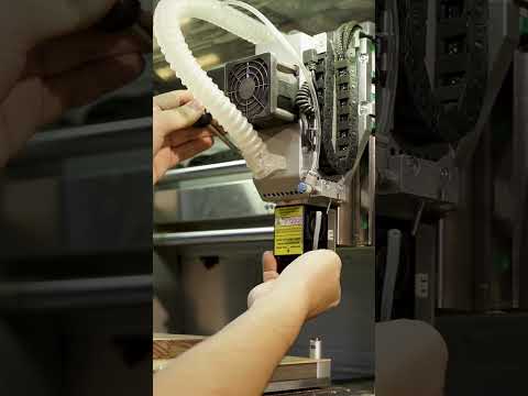 Milling a multi-use phone stand to celebrate Father’s Day! #cnc #cncmachine #cncmill #diygift