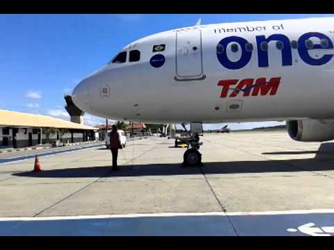 tam aerbus a320 consertando a turbina