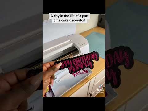 A day in the life of a part time cake decorator! #homebakery #baker