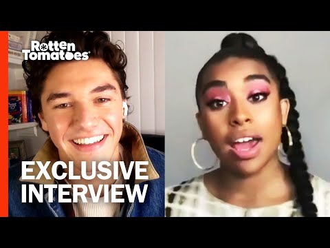 'Saved by the Bell' Cast Celebrate the Reimagined Series | Rotten Tomatoes TV