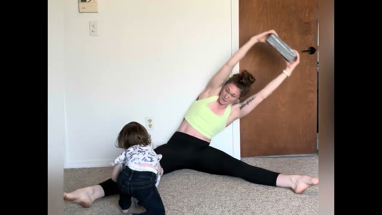 Wall straddle side bend