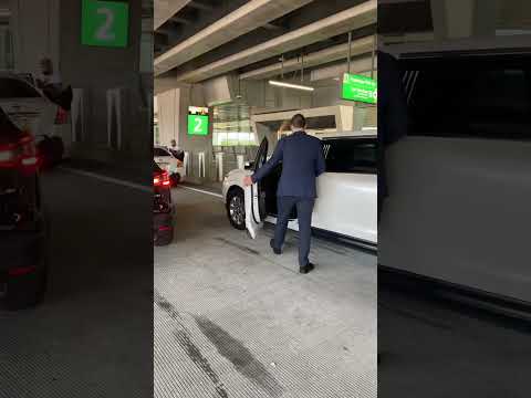 King and Queen Limo NYC ! Laguardia Airport Limo Service #jfkairport #lgaairport #chauffeur