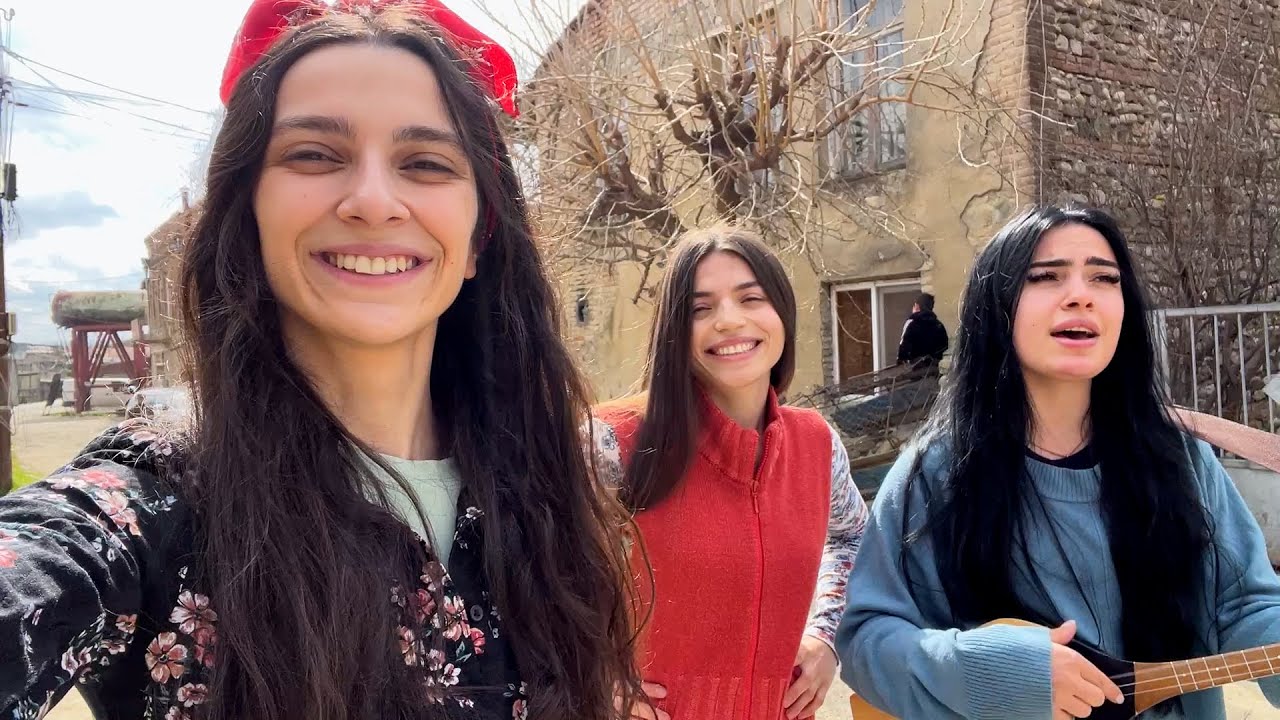 Shavi Tvalebi by Trio Mandili from Georgia | Popnable