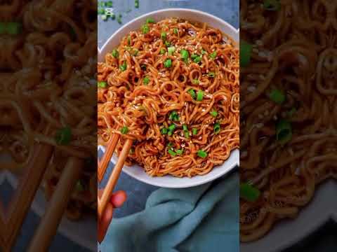 What's the difference between chow mein and lo mein? | #short