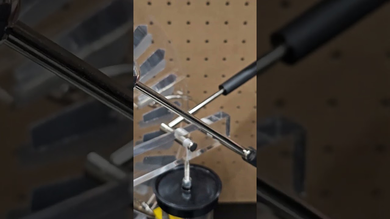 Cool Science Find #30 - Wimshurst Electrostatic Generator #funsciencegifts #gadgets #sciencegadgets