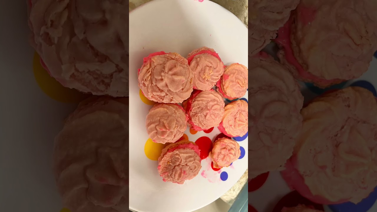 Happy Easter!🐰 🐣#bakingjourney #rosettemacron #cakedecorating #yummy #holiday #celebration