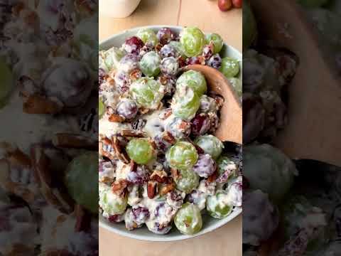 Creamy Grape Salad #summersalads #dessertrecipes #summerdessertrecipe