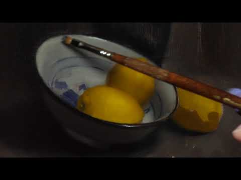 Lemons and bowl, timelapse.