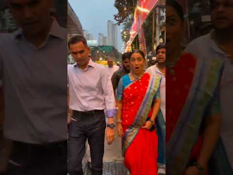 Ganpati Bappa के दर्शन करने Sameer Wankhede पहुंचे Lal Bagh | ENT LIVE