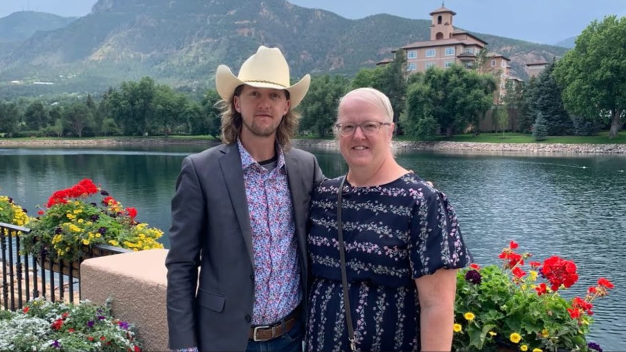 LeRoy Stoltzfus - Nothin' Like A Mother's Love - (Visualizer) feat. Jason Keyes