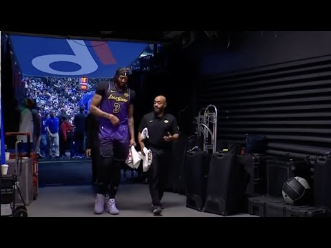 Anthony Davis exits to locker room with apparent injury vs. 76ers | NBA on ESPN