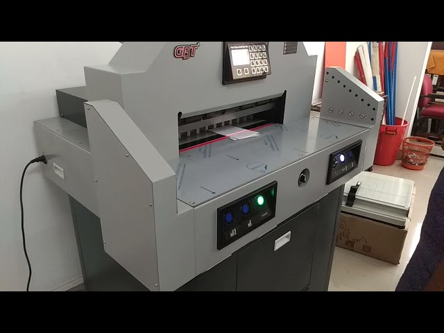 Programmable Paper Guillotine Machine - Digital Programmable Cutting ...