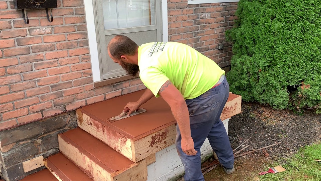 Two-tone stamped color concrete