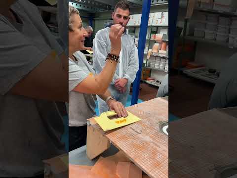 Marouflage de la natte d'étanchéité KERDI