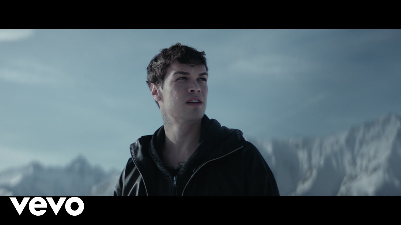 ANCHE A VENT'ANNI SI MUORE by Blanco from Italy | Popnable