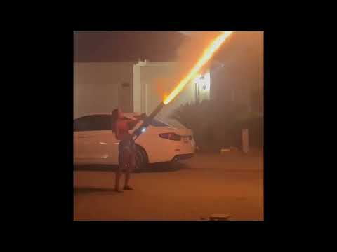 388 shot machine gun firework(@redapplefireworksUSA)