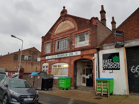 Artists studio space to rent with open area and mezzanine 420 sq ft in E10 Norlington U10