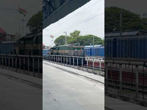 WDG4 VS WAG9 NEW POWERFUL LOCOMOTIVE #locopilot #railway #railroad #train #railvlogger #ytshorts